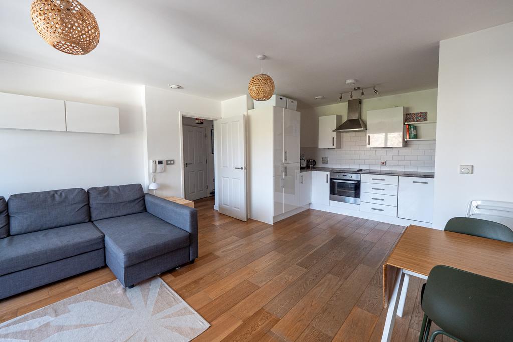 at Oleander House, 1B Glengall Road... 1 bed apartment - £340,000