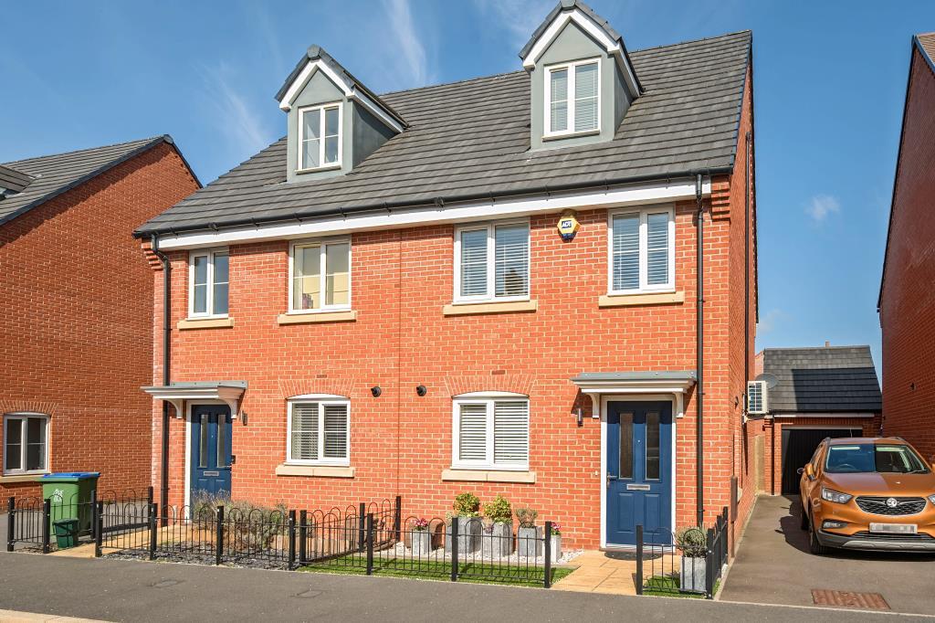 Aylesbury, Buckinghamshire, HP18 3 bed semi-detached house for sale - £ ...