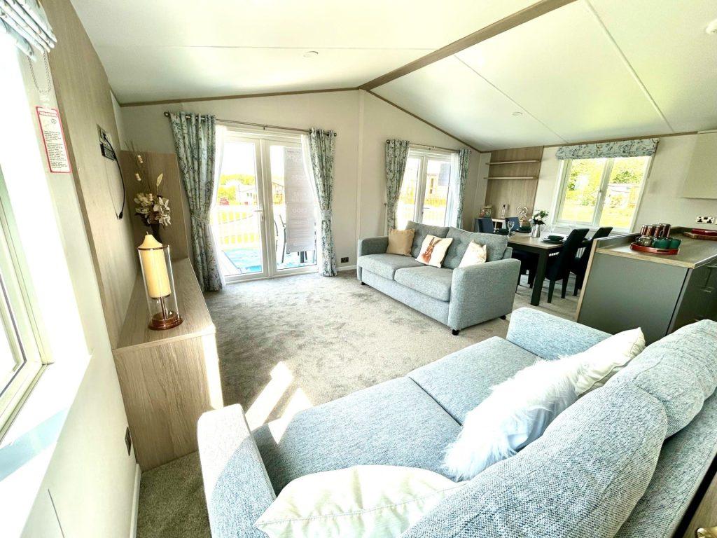 Sand le Mere Holiday Park 2 bed park home - £139,995