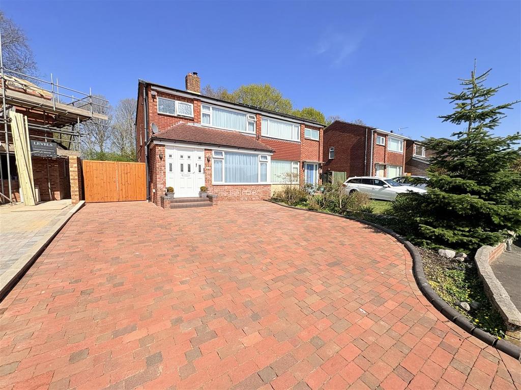 Abbeyfield Drive, Fareham PO15 3 bed semi-detached house for sale - £ ...