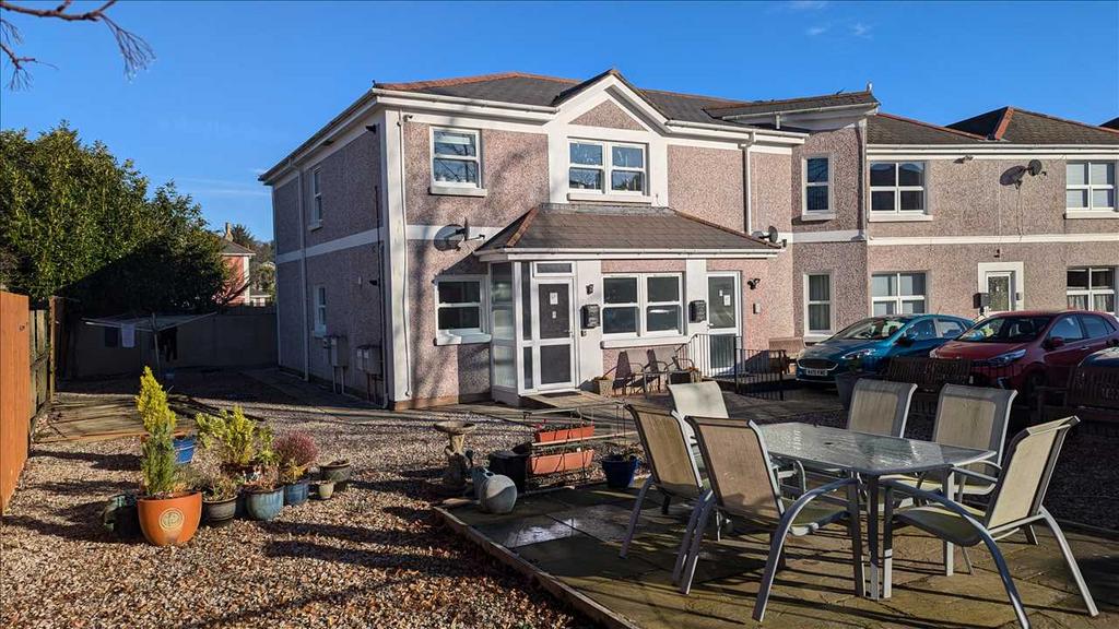 Avonwick Apartments, Aveland Road... 2 bed apartment - £975 pcm (£225 pw)