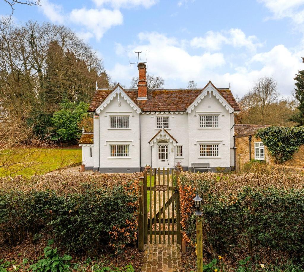 Hay Lane, Fulmer, Slough... 4 bed detached house - £1,500,000