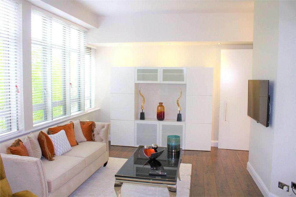 City Road, Clerkenwell, London, EC1V 2 bed apartment - £3,700 pcm (£854 pw)