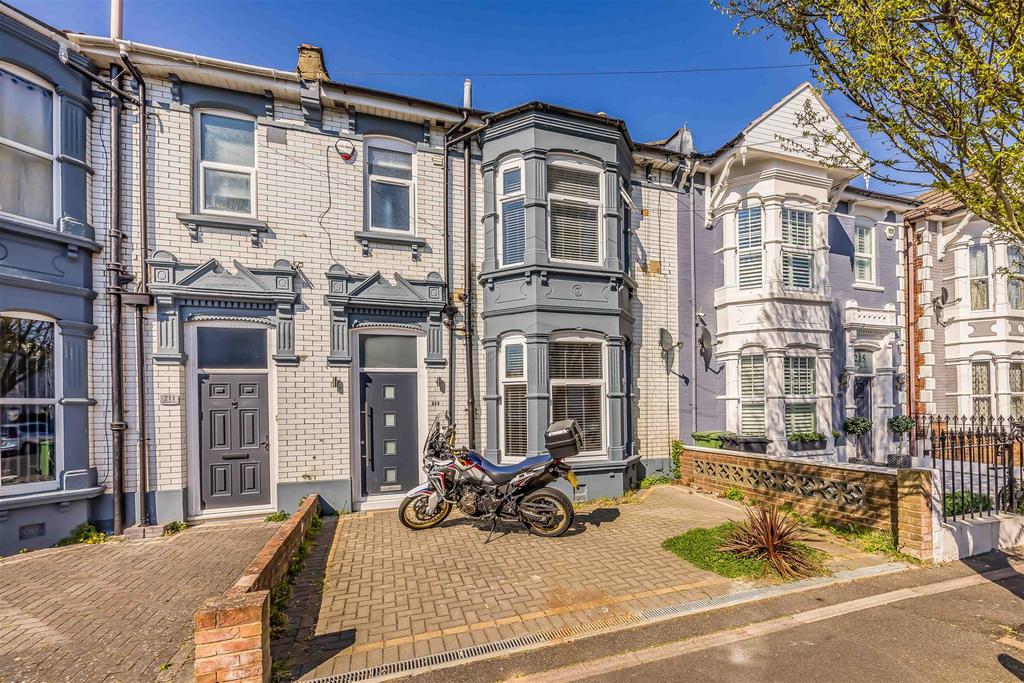 Laburnum Grove, Portsmouth PO2 4 bed terraced house for sale - £400,000