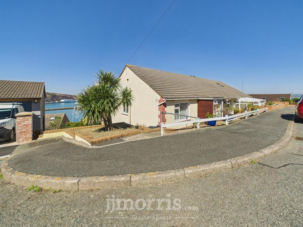 Bryn Gomer, Fishguard 3 bed semi-detached house - £295,000