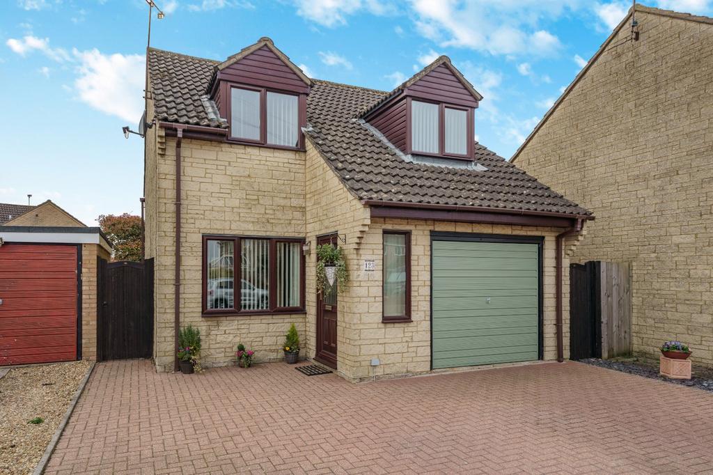 Pheasant Way, Cirencester... 3 bed detached house - £425,000