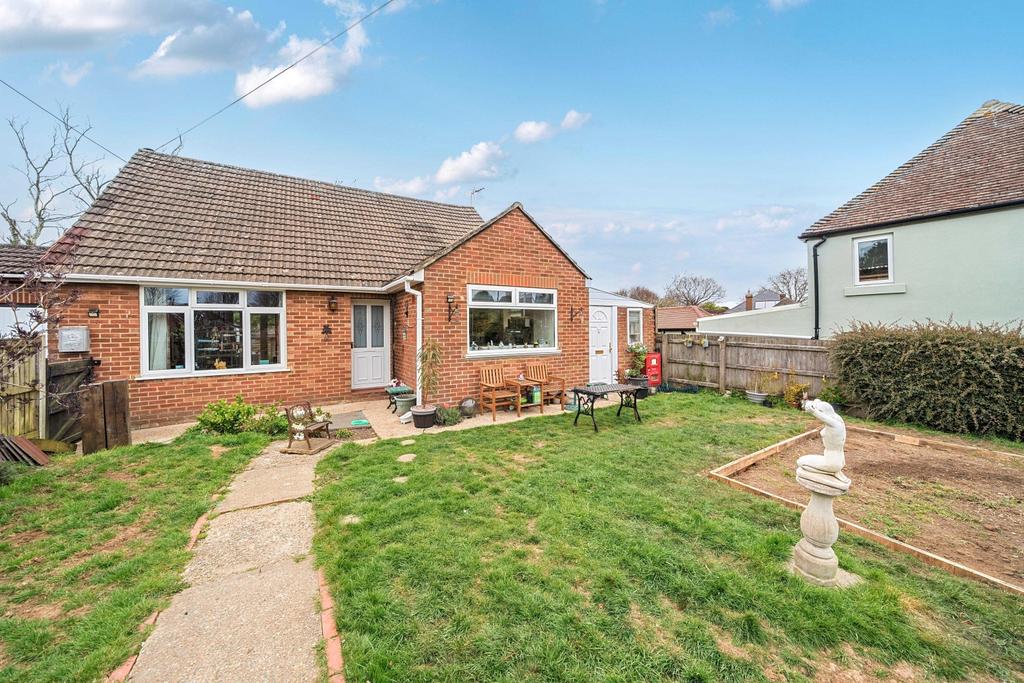 Canterbury Road, Hawkinge, CT18 3 bed detached house for sale - £440,000
