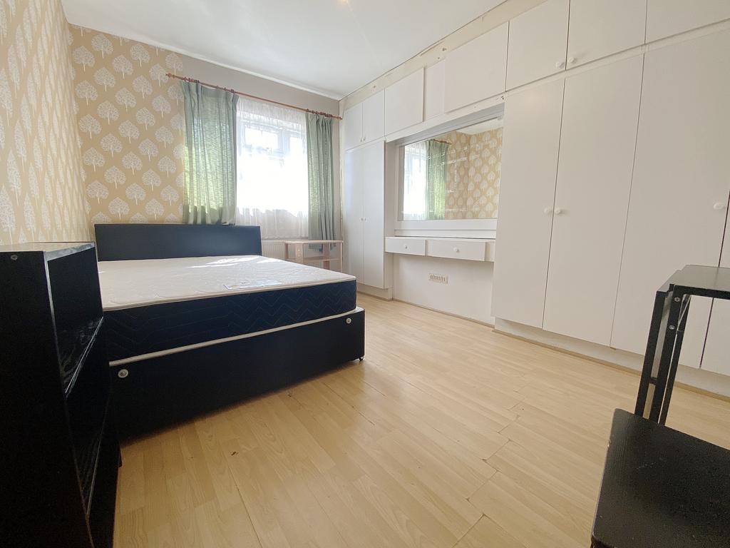 Lime Tree Road, Hounslow, TW5 House share to rent - £800 pcm (£185 pw)