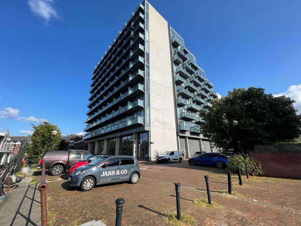 Clippers Quay, Salford M50 Studio to rent - £850 pcm (£196 pw)