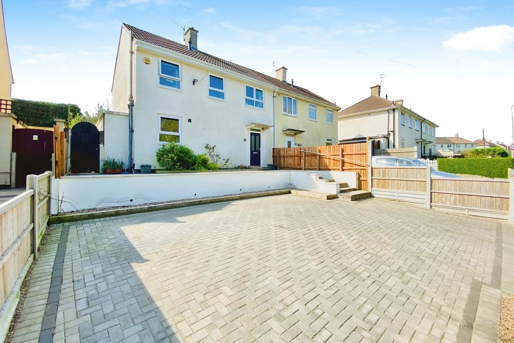 Cashmore View, Stocking Farm... 3 bed semi-detached house - £260,000