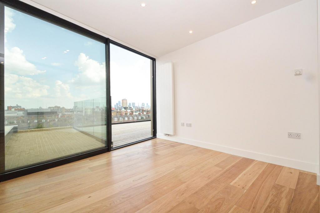 Plumbers Row, London, E1 1 bed penthouse - £2,500 pcm (£577 pw)