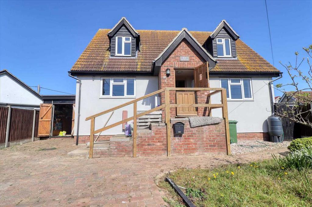 Jaywick CO15 2 bed detached house for sale - £260,000