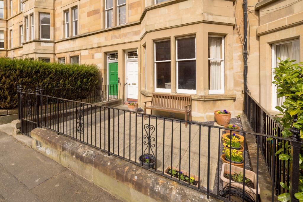32 Spottiswoode Road, Marchmont, EH9 1BL 2 bed flat - £425,000