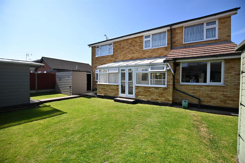 Zider Pass, Canvey Island SS8 4 bed house for sale - £450,000