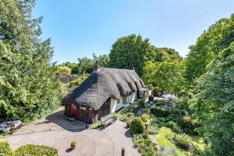 Houses for sale around SO3 9RZ | OnTheMarket