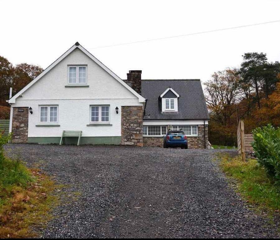 Llandyfan, Ammanford, SA18 2TU 4 bed detached house - £475,000