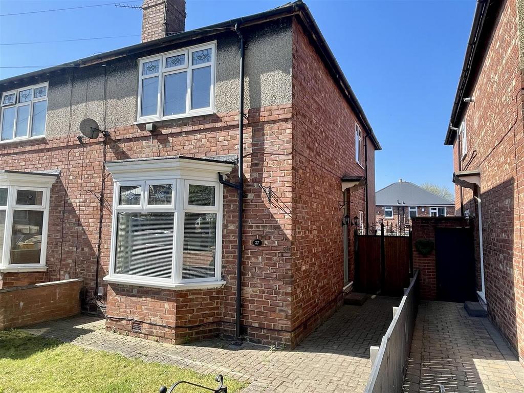 Middleham Road, Darlington 3 bed semi-detached house for sale - £155,000