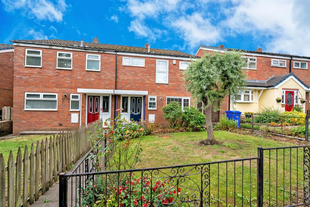 Bilberry Bank, Cannock WS11 3 bed semi-detached house - £900 pcm (£208 pw)