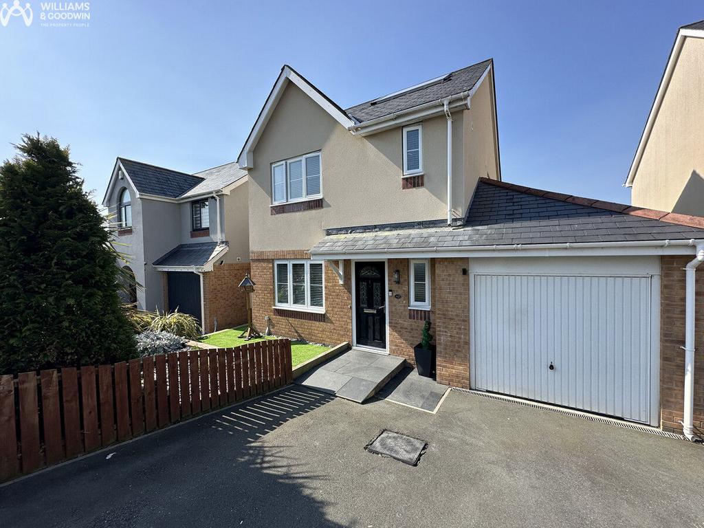 Ger Y Nant, Y Felinheli, Gwynedd, LL56 3 bed detached house for sale ...