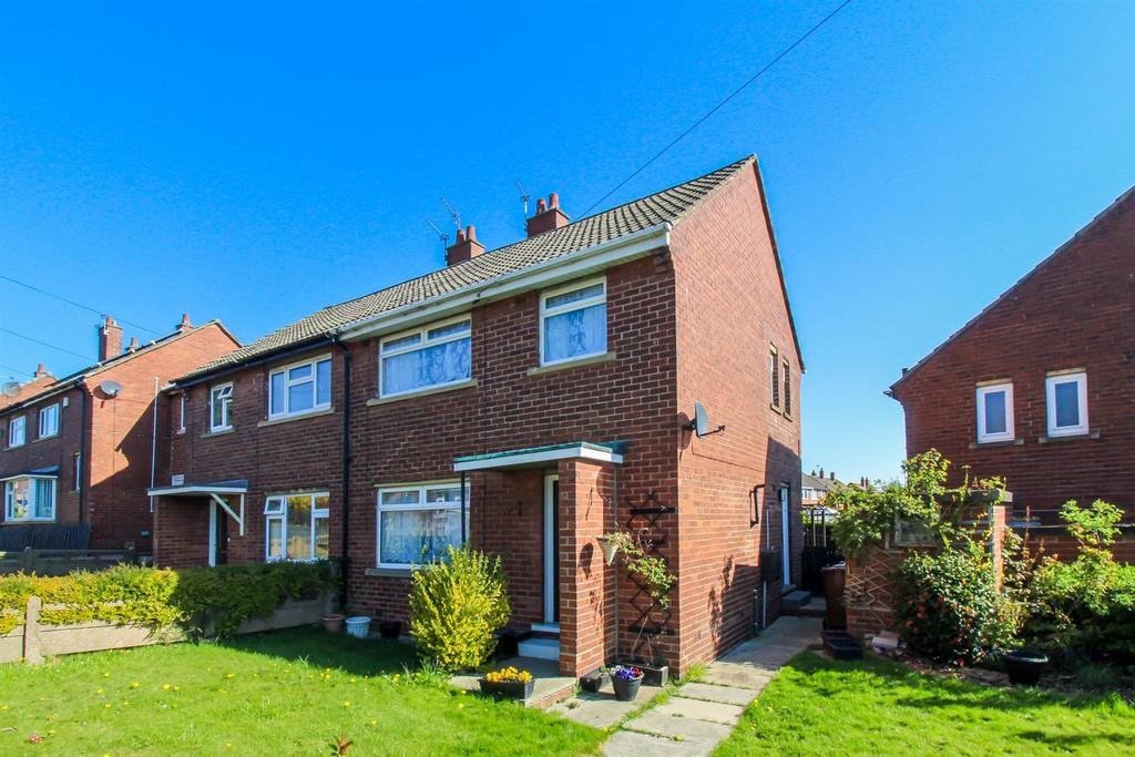 Havercroft, Ossett WF5 3 bed semi-detached house for sale - £126,000