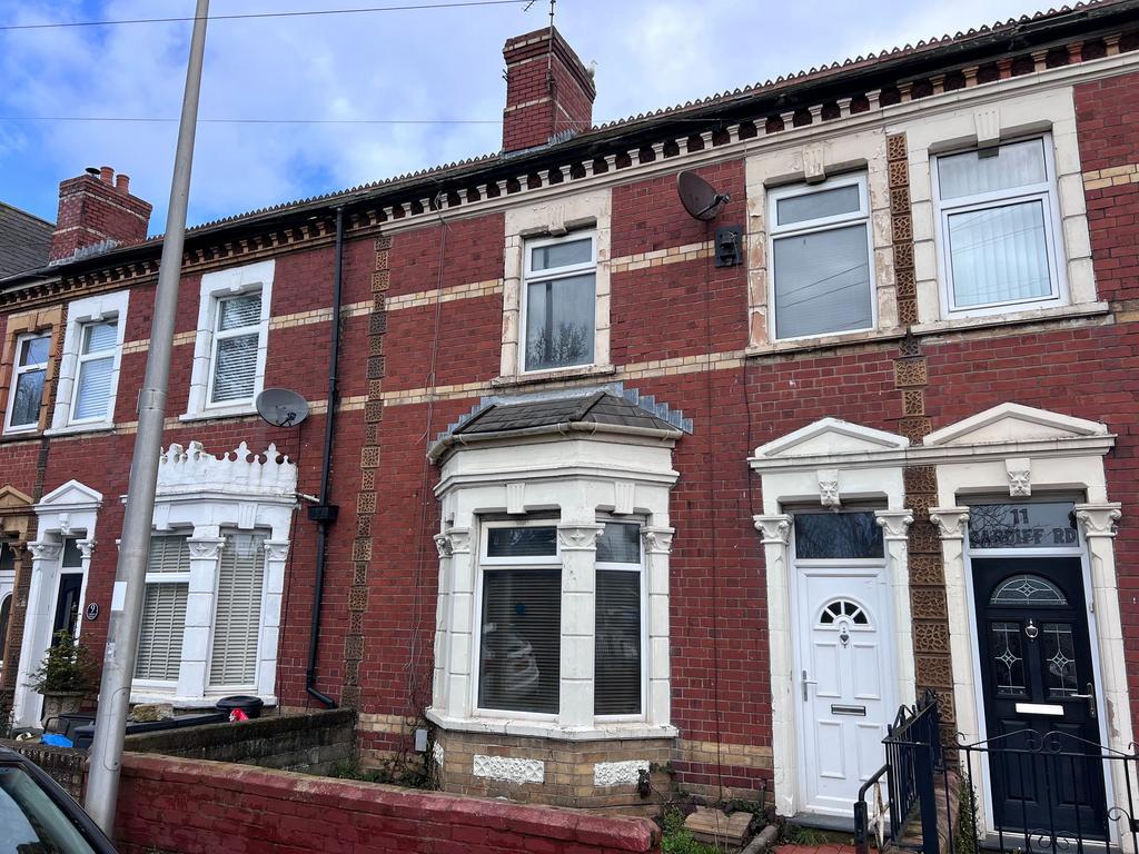 Cardiff Road, Barry, CF63 3 bed terraced house - £145,000