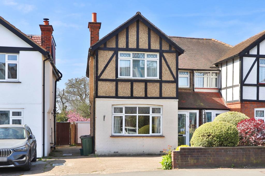 Cheam Common Road, Worcester Park 3 bed semi-detached house for sale ...