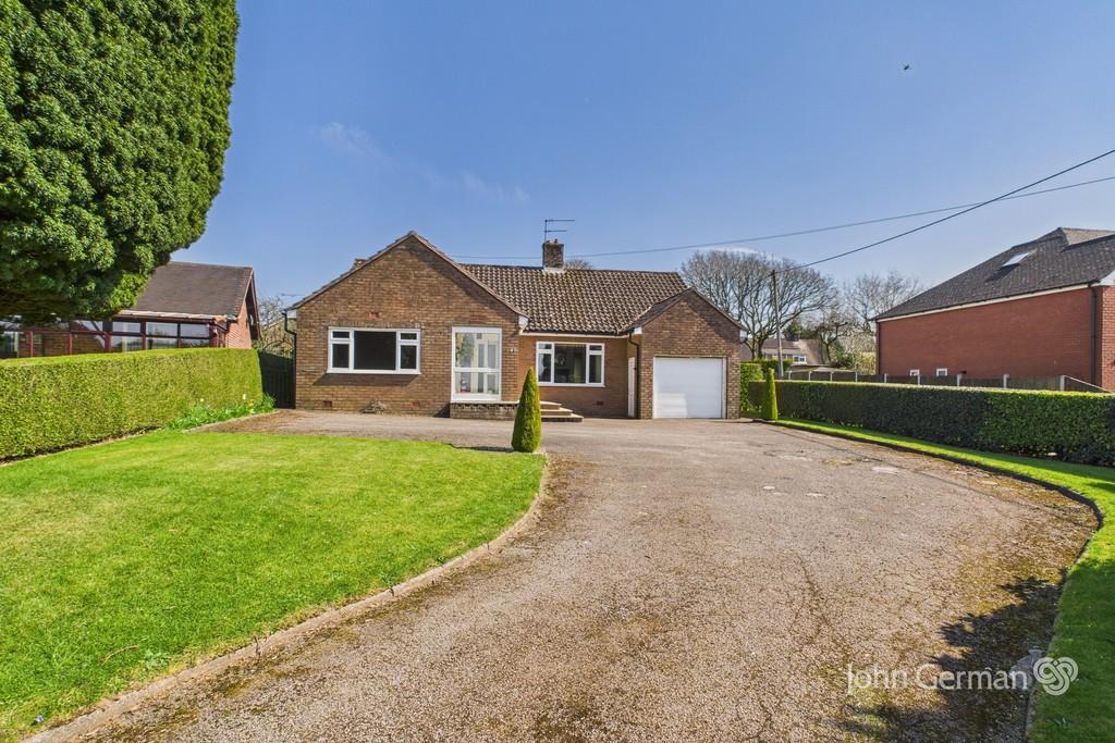 Hilderstone Road, Meir Heath 3 bed detached bungalow for sale - £375,000