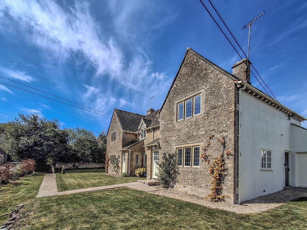 Hatherop Road, Cirencester GL7 2 bed cottage for sale - £500,000