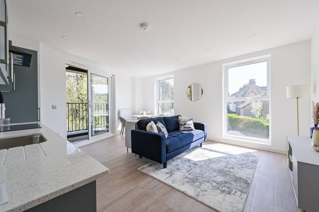 19 Springbank Road, London SE13 2 bed flat for sale - £420,000