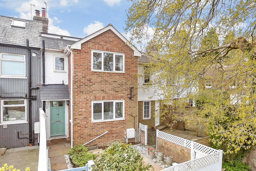 Haywards Heath Road, Balcombe... 2 bed terraced house for sale - £435,000