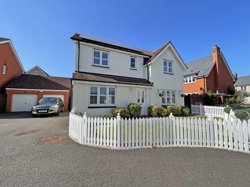 Pear Tree Way, Wellington TA21 4 bed detached house - £425,000