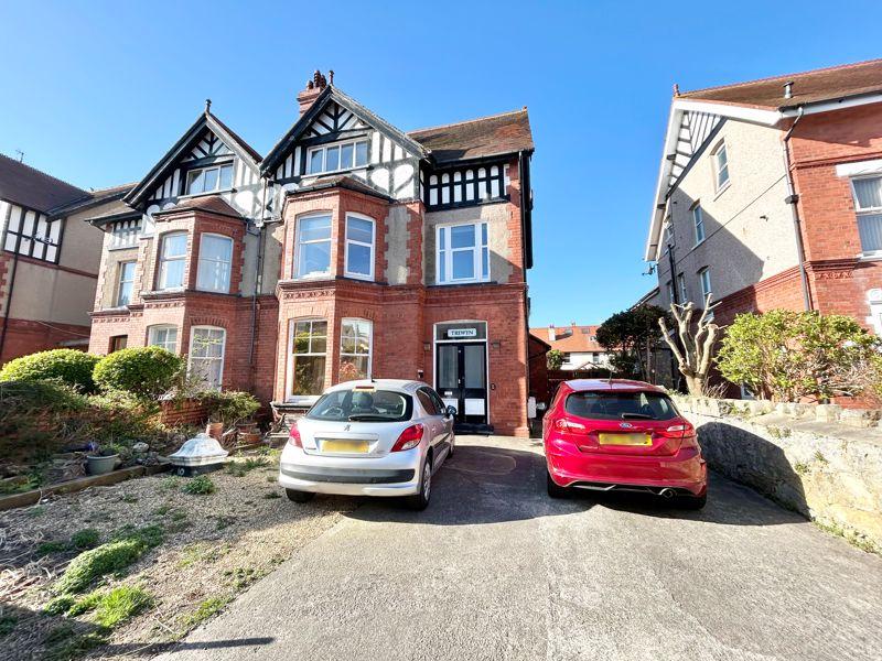 10 Caroline Road, Llandudno 1 bed apartment for sale - £110,000