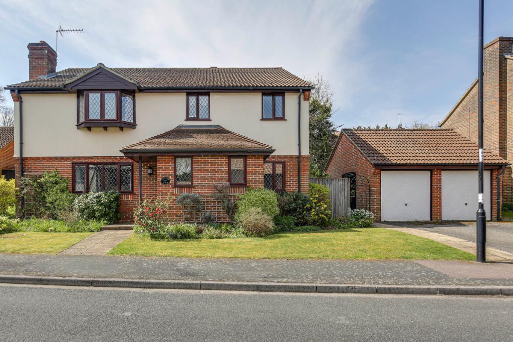 South Croydon CR2 4 bed detached house - £725,000
