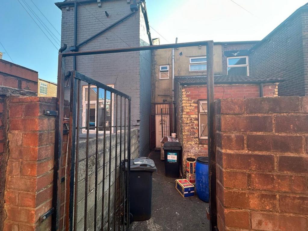 Chadderton Way, Oldham 1 bed flat - £600 pcm (£138 pw)
