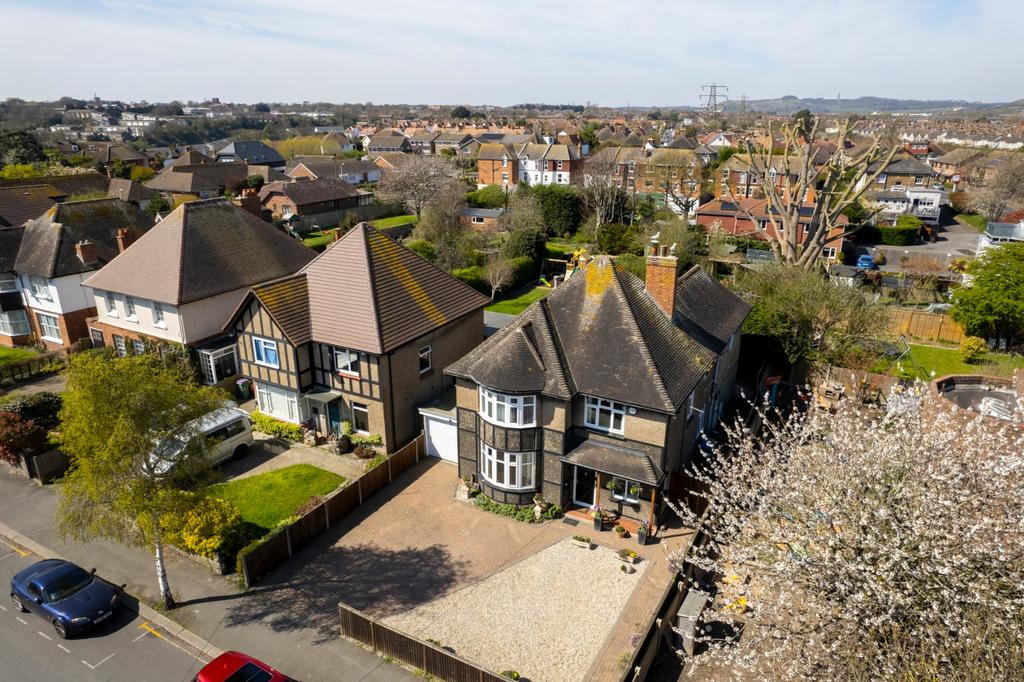 Audley Road, Kent CT20 5 bed detached house for sale - £895,000