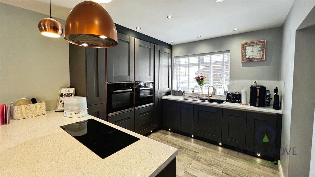 The Grove, Oldham OL2 3 bed semi-detached house - £300,000