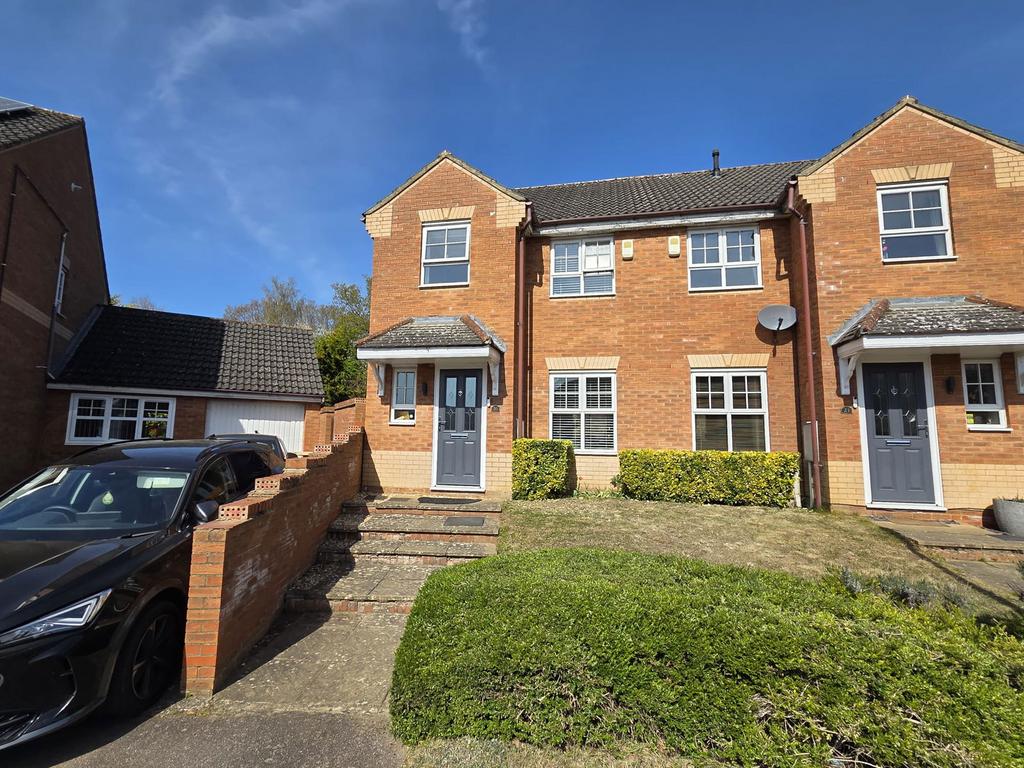 Wingfield Drive, Sandy SG19 3 bed semi-detached house for sale - £380,000