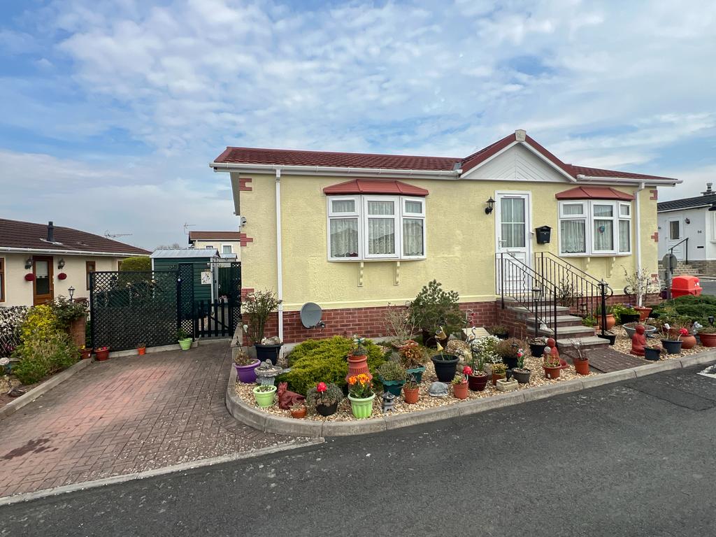 Bovingdon Park, Roman Road, Hereford... 2 bed park home - £129,950