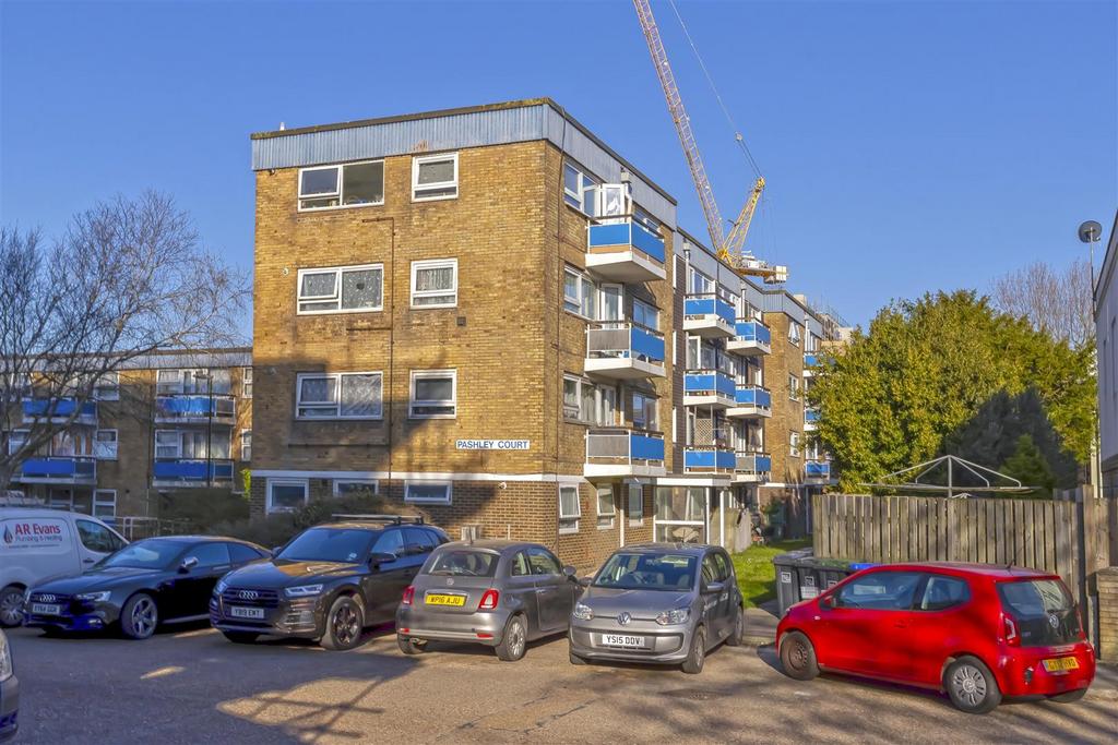Surry Street, Shoreham 1 bed flat - £1,150 pcm (£265 pw)