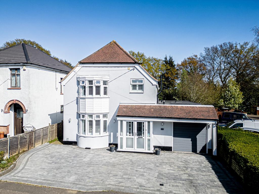 Weir Gardens, Rayleigh, SS6 4 bed detached house - £600,000