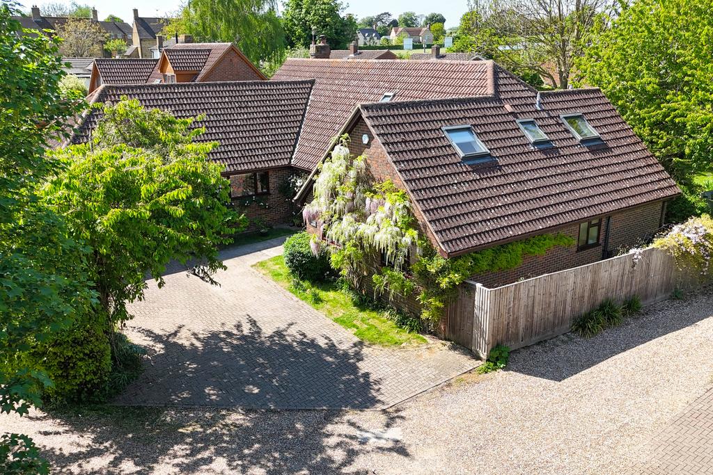 Chearsley, Buckinghamshire 6 bed detached house for sale - £1,000,000