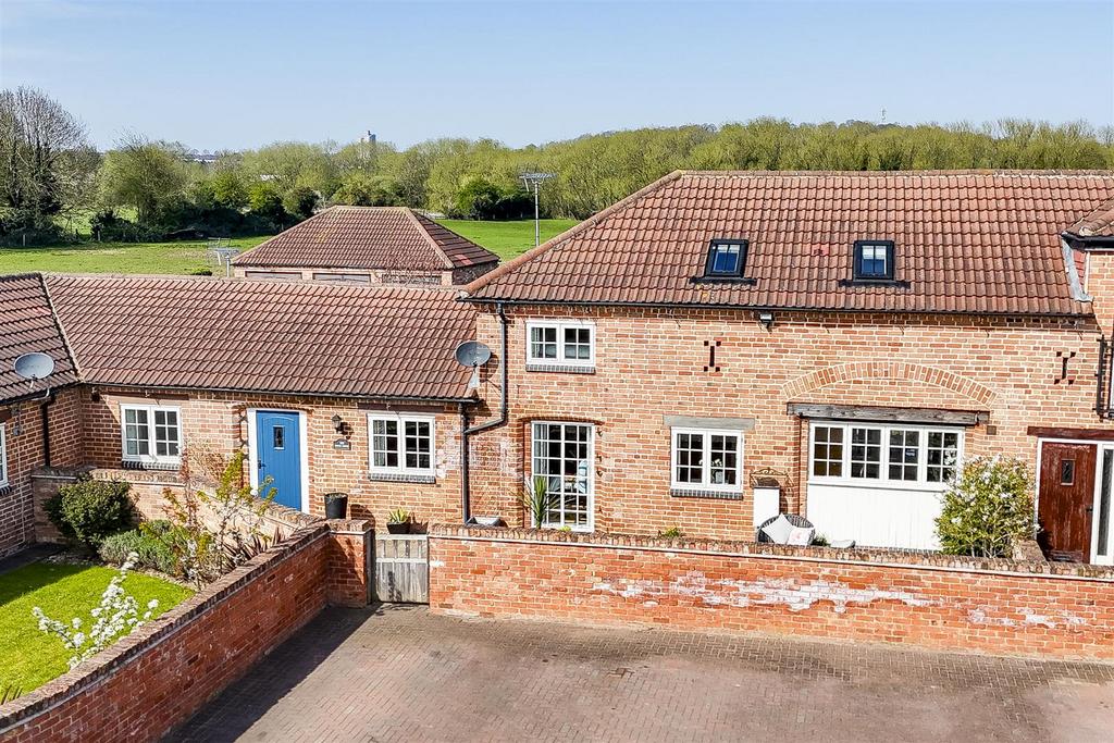 Adbolton Lane, West Bridgford NG2 3 bed barn conversion - £600,000