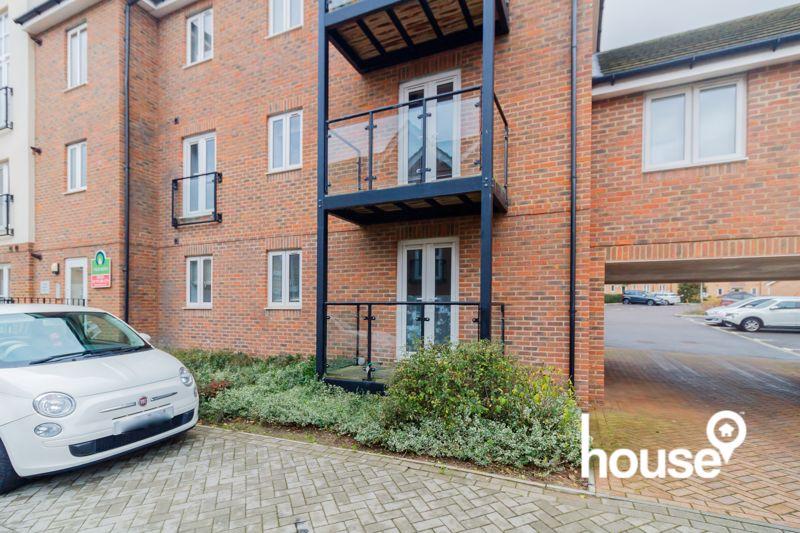 Laurel Road, Sheerness ME12 2 bed apartment for sale - £165,000