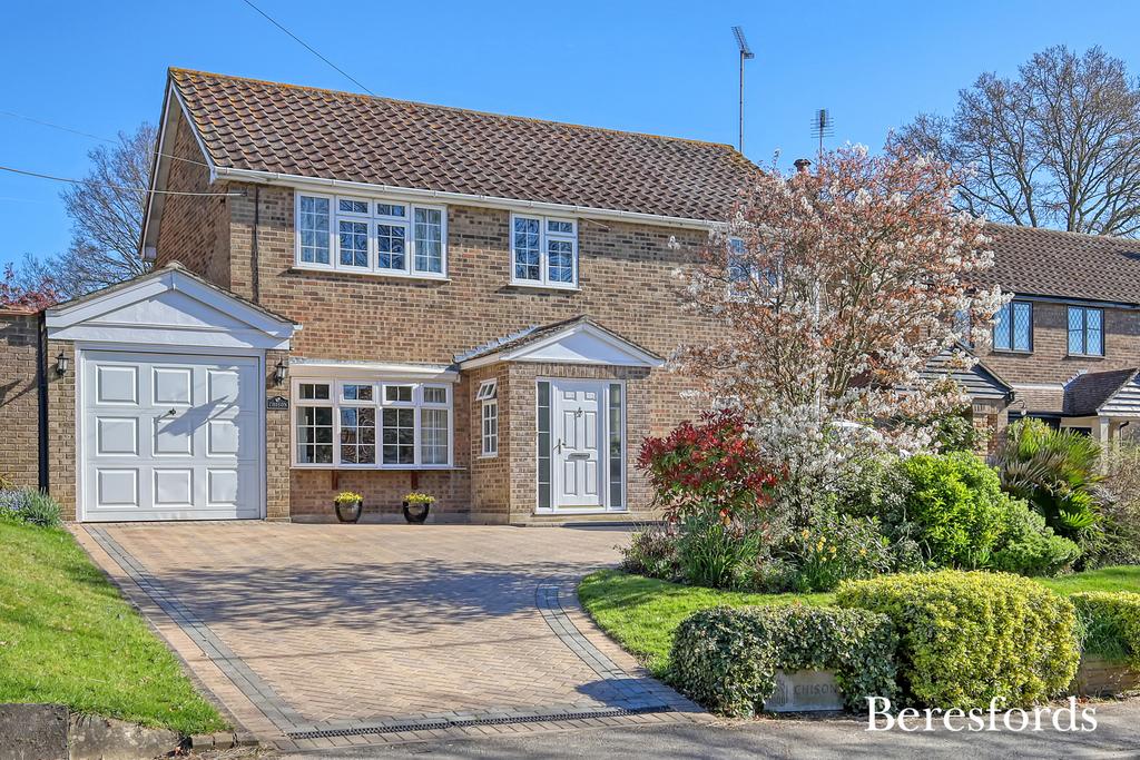 Church Road, West Hanningfield, CM2 4 bed detached house - £779,000