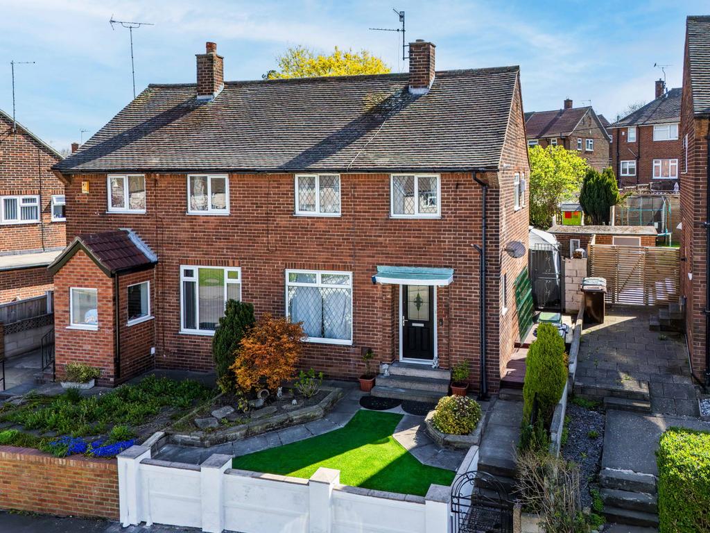 Old Run Road, Leeds LS10 2 bed semi-detached house - £180,000