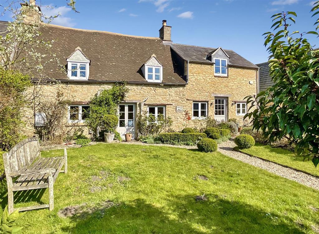 North Cerney, Nr Cirencester 2 bed semi-detached house - £535,000