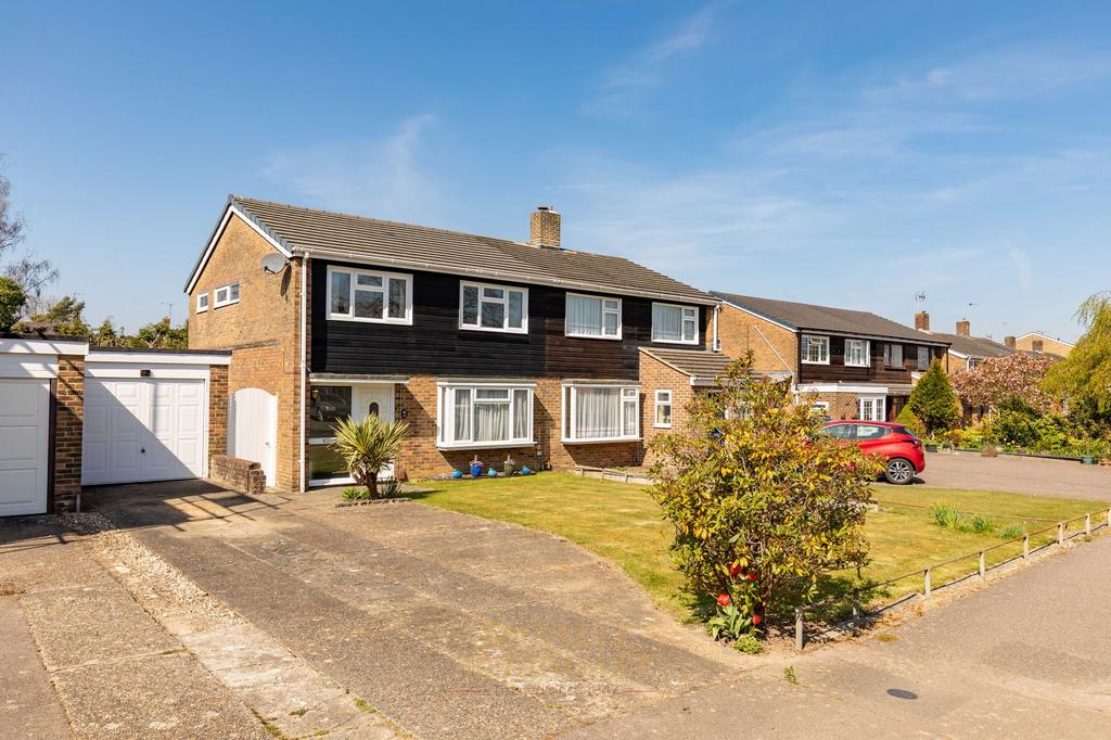 Weald Drive, Crawley RH10 3 bed semi-detached house - £475,000