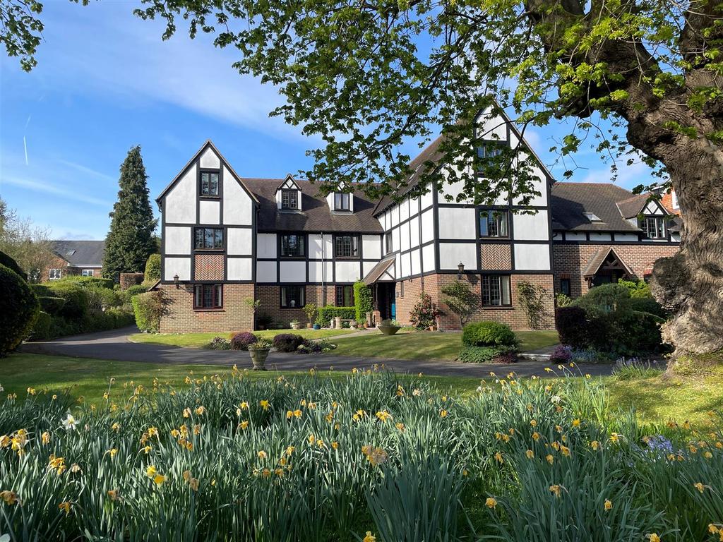 Peppard Road, Sonning Common Reading RG4 3 bed apartment for sale - £ ...