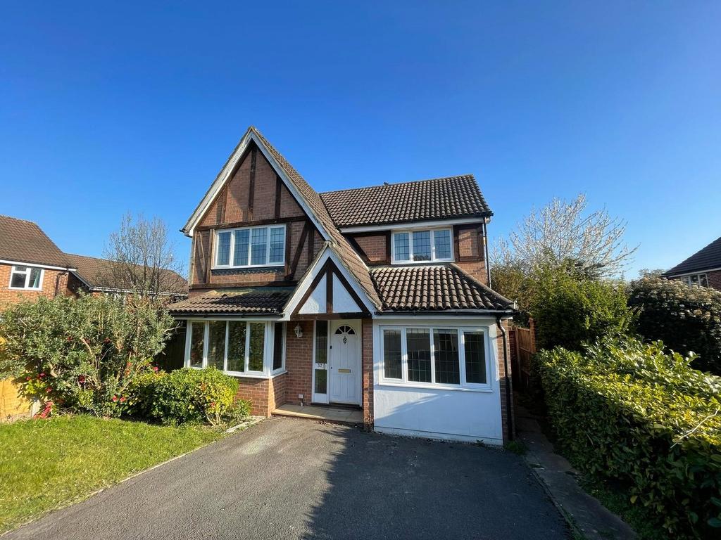 Shakespeare Way, Warfield, Berkshire... 4 bed detached house for sale ...