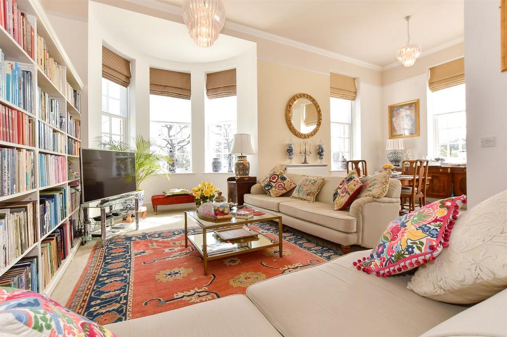 Whitecroft Park, Newport, Isle of Wight 2 bed ground floor flat - £315,000